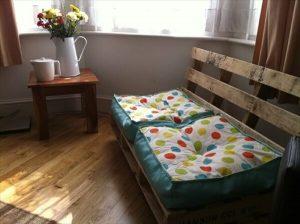 38 Wood Pallet Decorating Ideas with Creativity and Fun - 101 Pallets