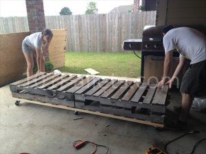 Pallet Sectional Sofa Tutorial - 101 Pallets