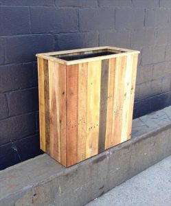 DIY Recycled Pallet Planter Box - 101 Pallets